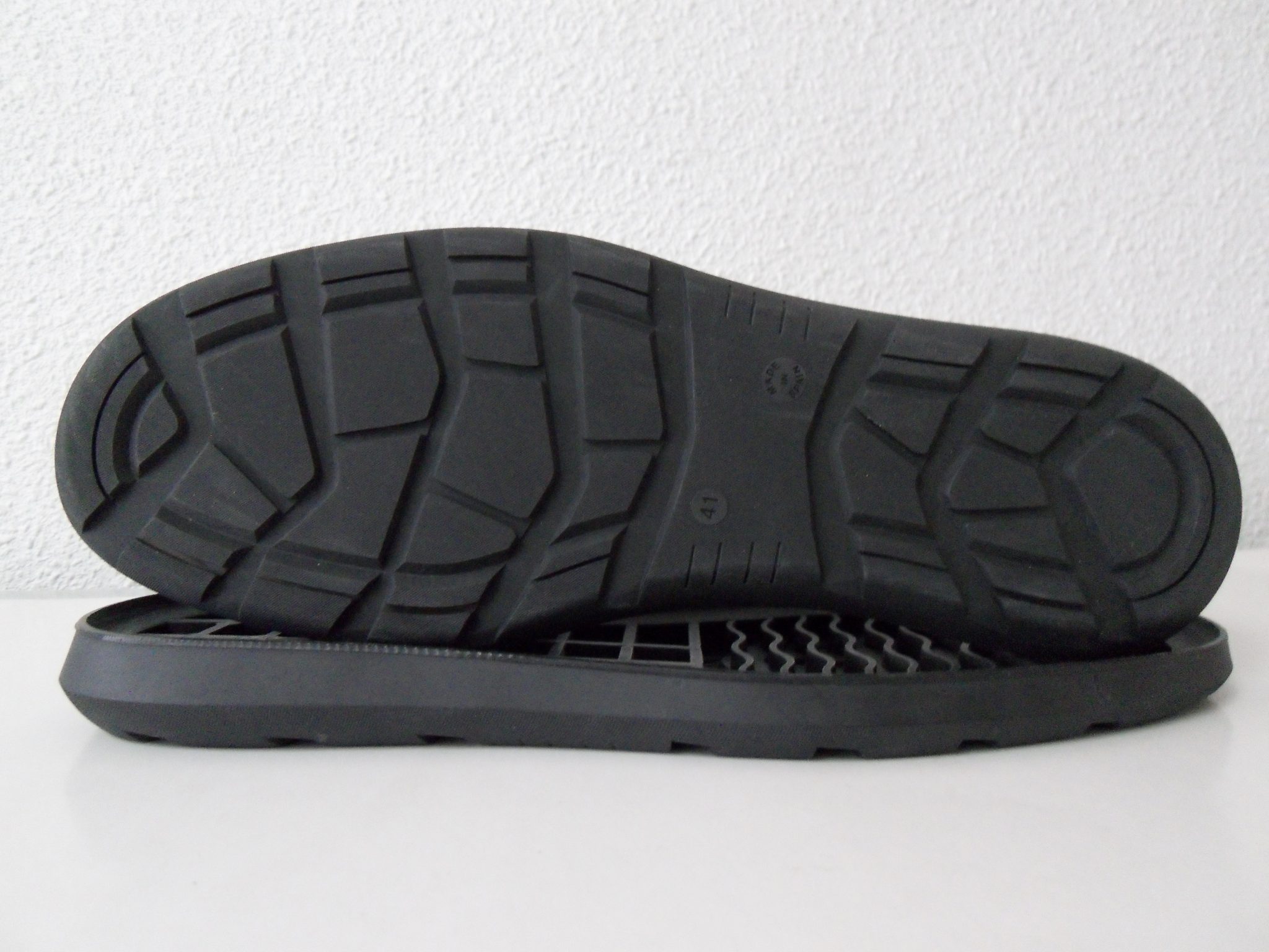 Suelas hombre - Fábrica de suelas y pisos para calzado Joaquí­n ...